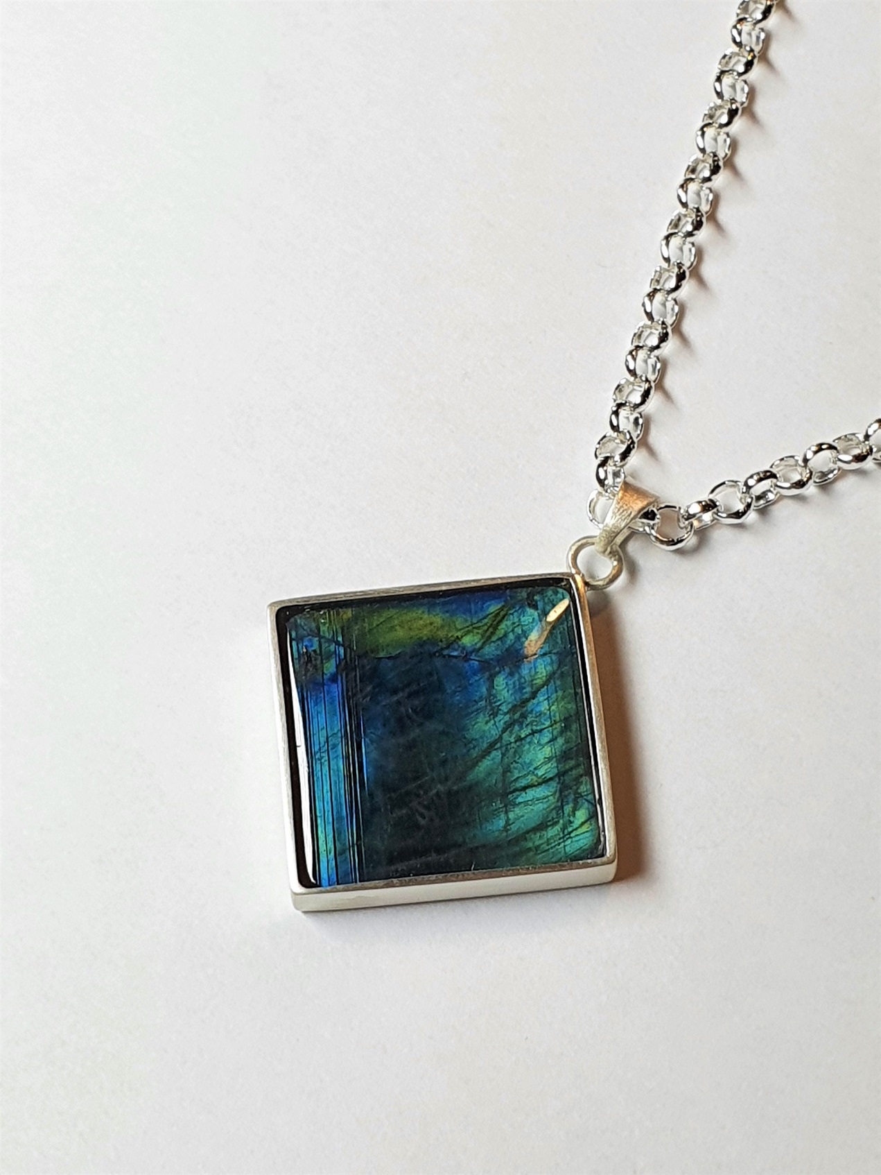 Silver pendant Spectrolite with precious stones - Kultainentalo